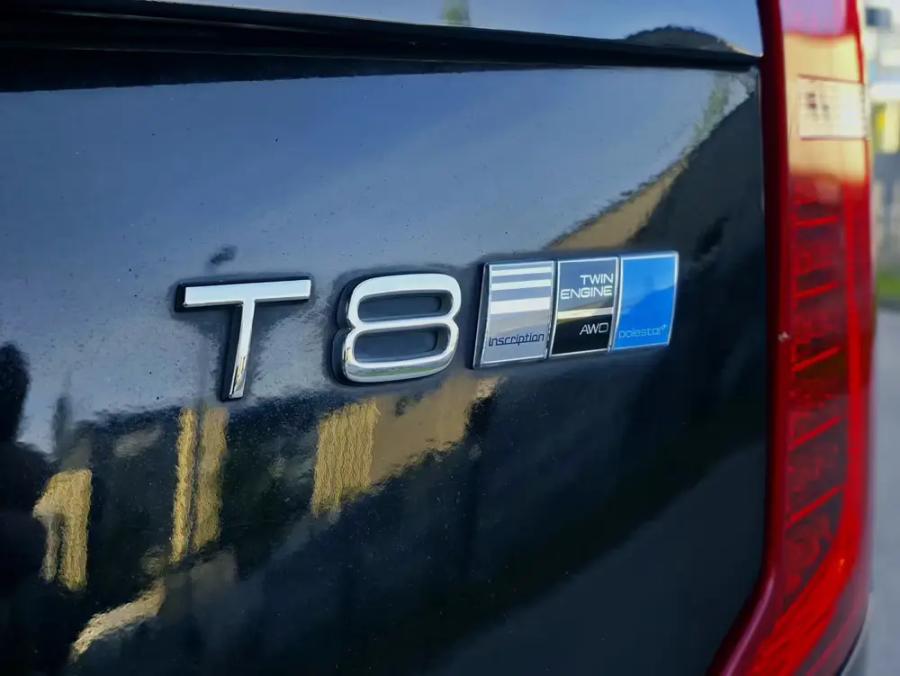 Black Volvo XC90 2016 in Riga, with an engine capacity of 2.00 L and mileage of 317 thousand km for 21950 €, photo 13 on AUTOMOTO.COM.LV