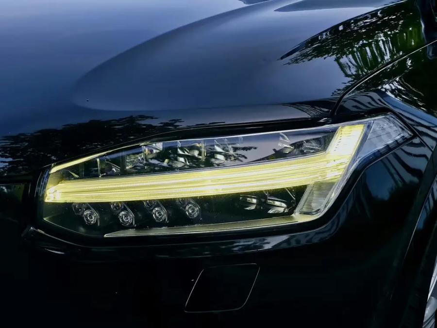 Black Volvo XC90 2016 in Riga, with an engine capacity of 2.00 L and mileage of 317 thousand km for 21950 €, photo 14 on AUTOMOTO.COM.LV