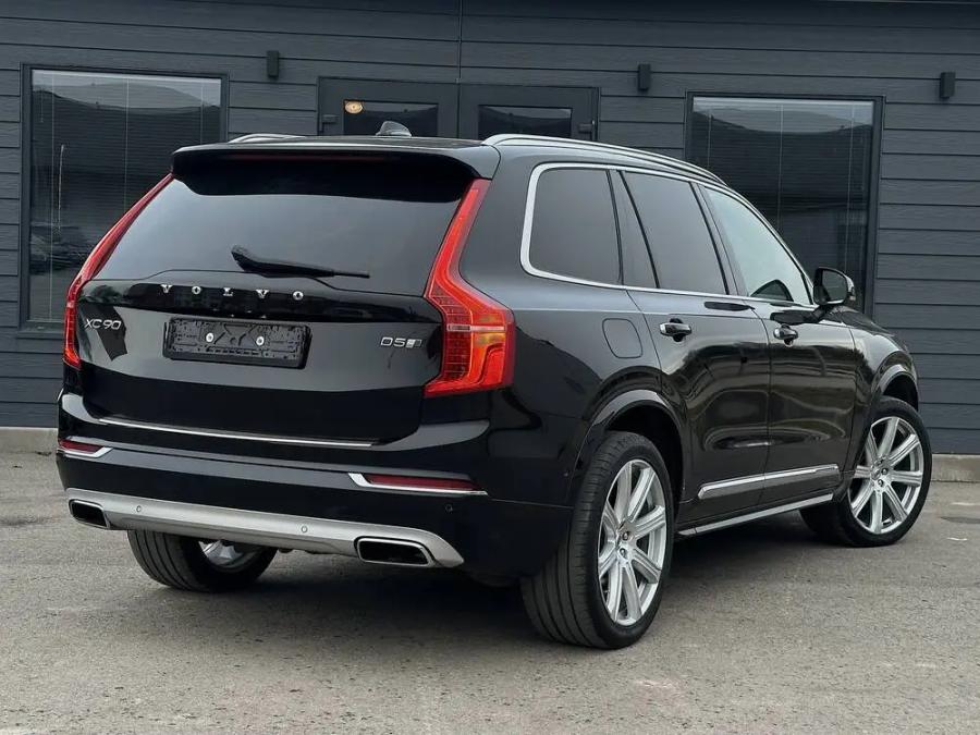 Black Volvo XC90 2016 in Jelgava, with an engine capacity of 2.00 L and mileage of 210 thousand km for 24450 €, photo 5 on AUTOMOTO.COM.LV