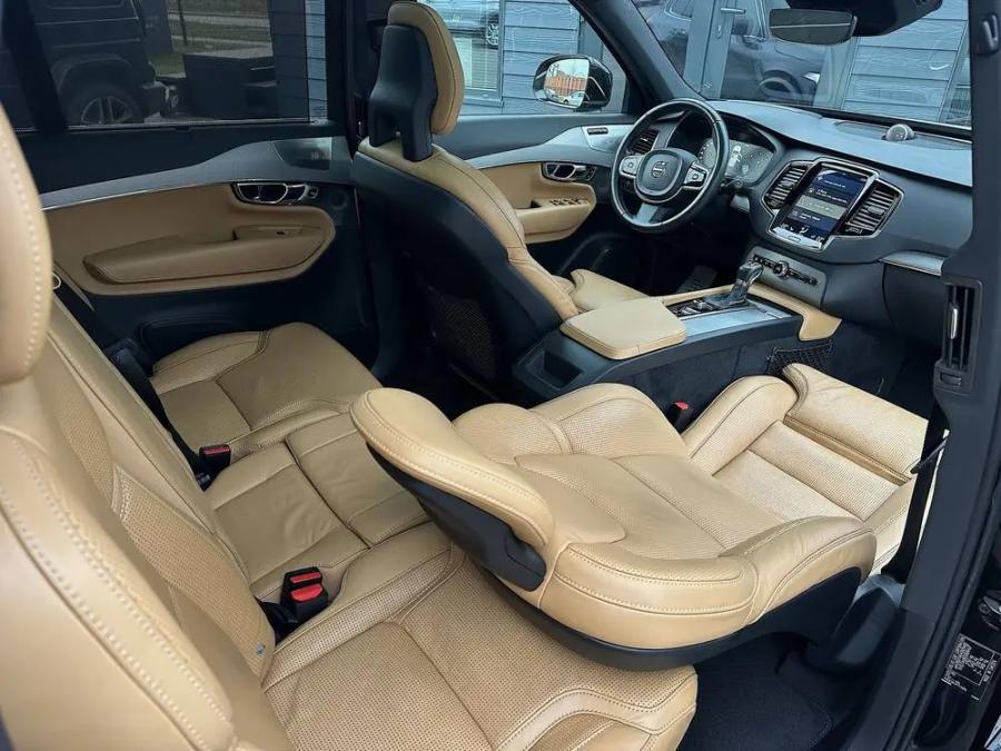 Black Volvo XC90 2016 in Jelgava, with an engine capacity of 2.00 L and mileage of 210 thousand km for 24450 €, photo 11 on AUTOMOTO.COM.LV