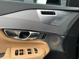 Black Volvo XC90 2016 in Jelgava, with an engine capacity of 2.00 L and mileage of 210 thousand km for 24450 €, photo 18 on AUTOMOTO.COM.LV