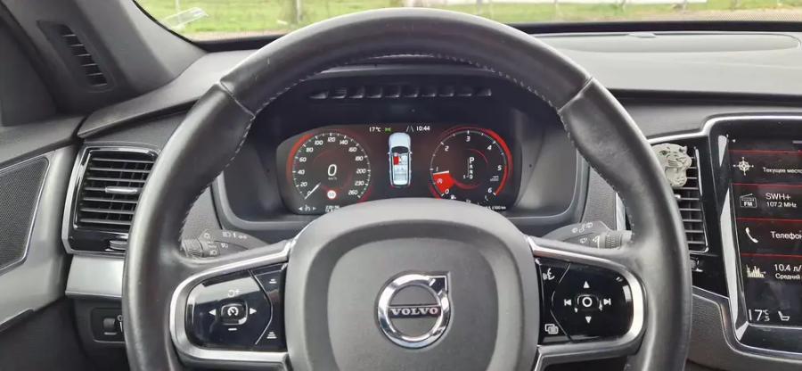 Melns Volvo XC90 2016 Daugavpils, ar dzinēja tilpumu 2.00 L un nobraukumu 239 tūkst. km par 20350 €, foto 13 vietnē AUTOMOTO.COM.LV
