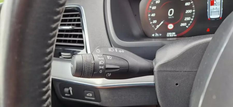 Melns Volvo XC90 2016 Daugavpils, ar dzinēja tilpumu 2.00 L un nobraukumu 239 tūkst. km par 20350 €, foto 14 vietnē AUTOMOTO.COM.LV