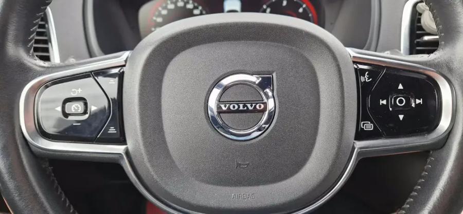 Melns Volvo XC90 2016 Daugavpils, ar dzinēja tilpumu 2.00 L un nobraukumu 239 tūkst. km par 20350 €, foto 16 vietnē AUTOMOTO.COM.LV