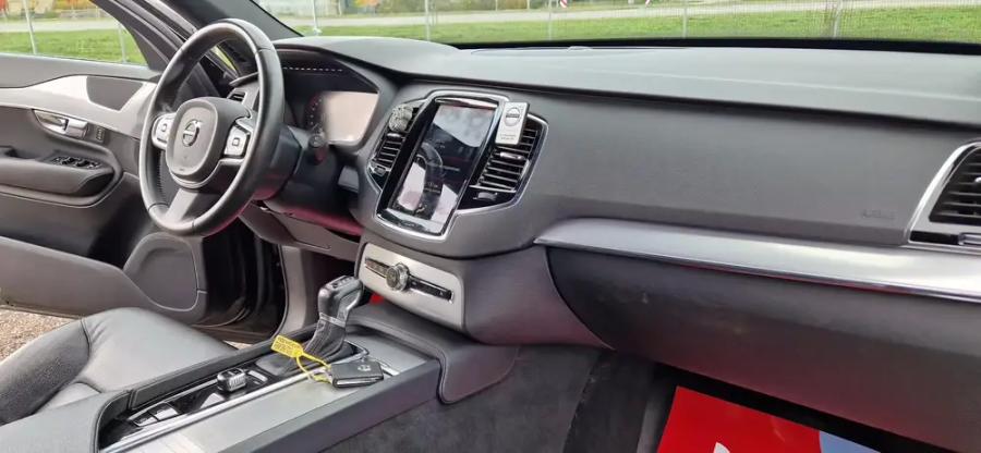 Melns Volvo XC90 2016 Daugavpils, ar dzinēja tilpumu 2.00 L un nobraukumu 239 tūkst. km par 20350 €, foto 25 vietnē AUTOMOTO.COM.LV
