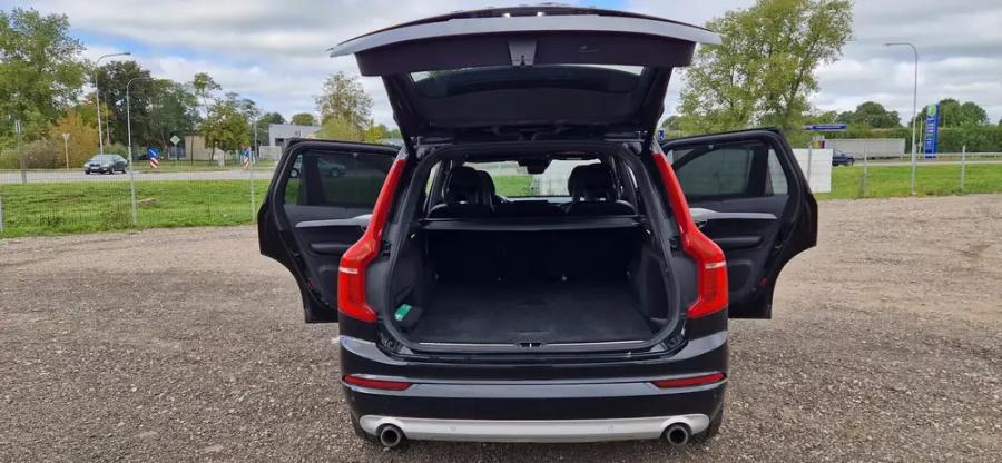 Melns Volvo XC90 2016 Daugavpils, ar dzinēja tilpumu 2.00 L un nobraukumu 239 tūkst. km par 20350 €, foto 26 vietnē AUTOMOTO.COM.LV