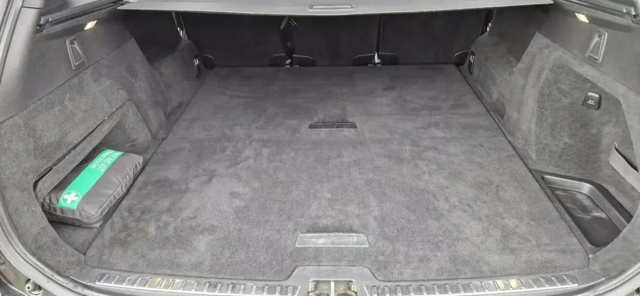 Melns Volvo XC90 2016 Daugavpils, ar dzinēja tilpumu 2.00 L un nobraukumu 239 tūkst. km par 20350 €, foto 27 vietnē AUTOMOTO.COM.LV