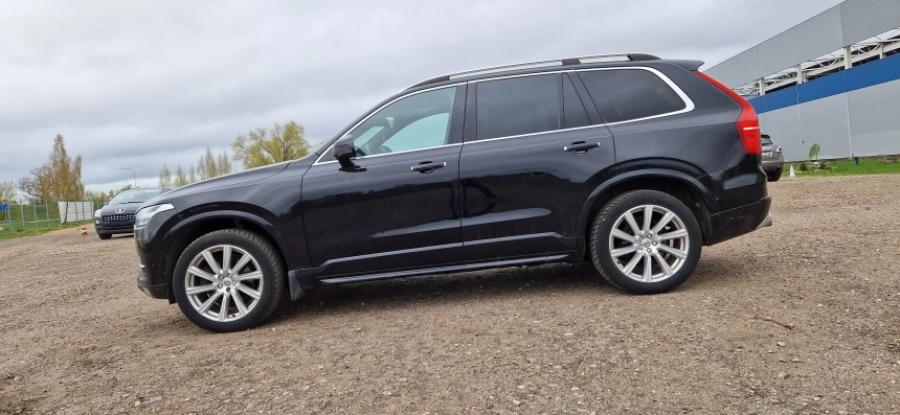 Black Volvo XC90 2016 in Riga, with an engine capacity of 2.00 L and mileage of 239 thousand km for 23350 €, photo 3 on AUTOMOTO.COM.LV