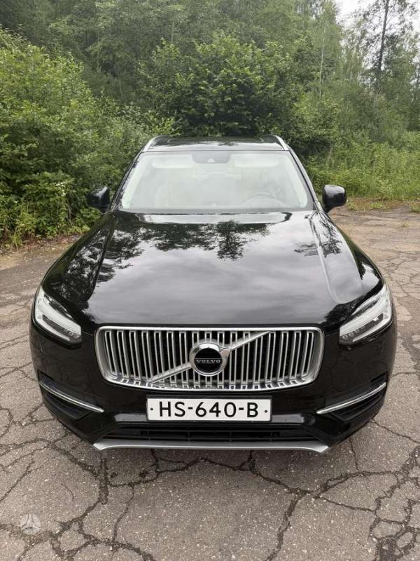Black Volvo XC90 2016 in Ignalina, with an engine capacity of 1.97 L and mileage of 310 thousand km for 17499 €, photo 8 on AUTOMOTO.COM.LV