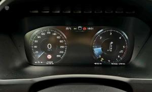Black Volvo XC90 2016 in Utena, with an engine capacity of 1.97 L and mileage of 278 thousand km for 19500 €, photo 7 on AUTOMOTO.COM.LV
