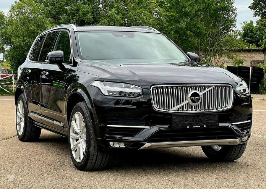 Black Volvo XC90 2016 in Utena, with an engine capacity of 1.97 L and mileage of 278 thousand km for 19500 €, photo 39 on AUTOMOTO.COM.LV