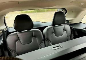Black Volvo XC90 2016 in Utena, with an engine capacity of 1.97 L and mileage of 278 thousand km for 19500 €, photo 51 on AUTOMOTO.COM.LV