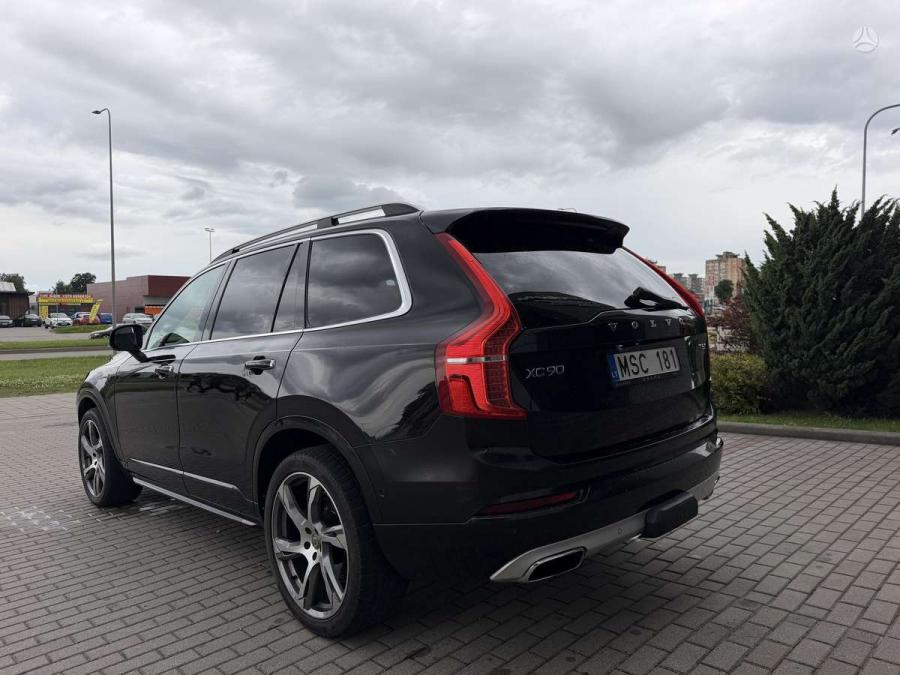 Black Volvo XC90 2016 in Kaunas, with an engine capacity of 2.00 L and mileage of 210 thousand km for 21500 €, photo 6 on AUTOMOTO.COM.LV