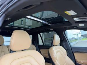 Black Volvo XC90 2016 in Kaunas, with an engine capacity of 2.00 L and mileage of 210 thousand km for 21500 €, photo 15 on AUTOMOTO.COM.LV