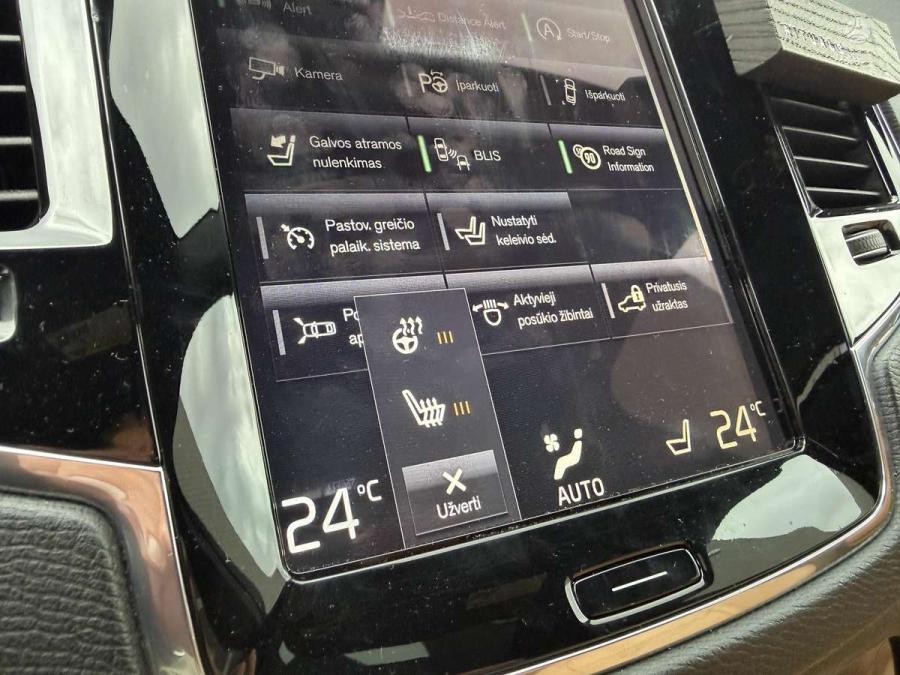 Black Volvo XC90 2016 in Kaunas, with an engine capacity of 2.00 L and mileage of 210 thousand km for 21500 €, photo 18 on AUTOMOTO.COM.LV