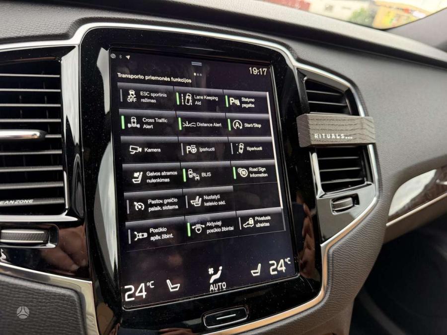 Black Volvo XC90 2016 in Kaunas, with an engine capacity of 2.00 L and mileage of 210 thousand km for 21500 €, photo 19 on AUTOMOTO.COM.LV