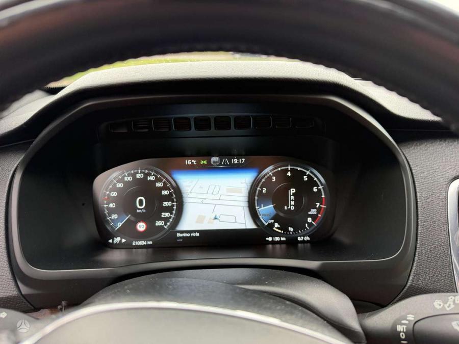 Black Volvo XC90 2016 in Kaunas, with an engine capacity of 2.00 L and mileage of 210 thousand km for 21500 €, photo 20 on AUTOMOTO.COM.LV