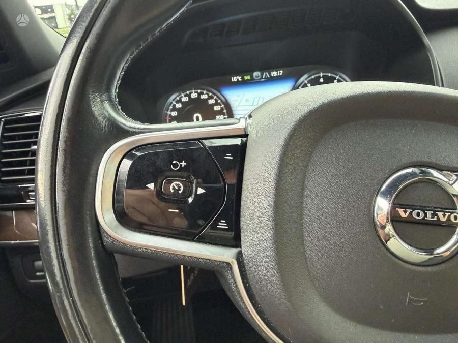 Black Volvo XC90 2016 in Kaunas, with an engine capacity of 2.00 L and mileage of 210 thousand km for 21500 €, photo 21 on AUTOMOTO.COM.LV