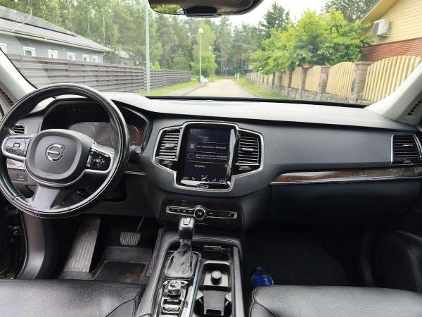 Black Volvo XC90 2016 in Klaipeda, with an engine capacity of 2.00 L and mileage of 132 thousand km for 18500 €, photo 5 on AUTOMOTO.COM.LV