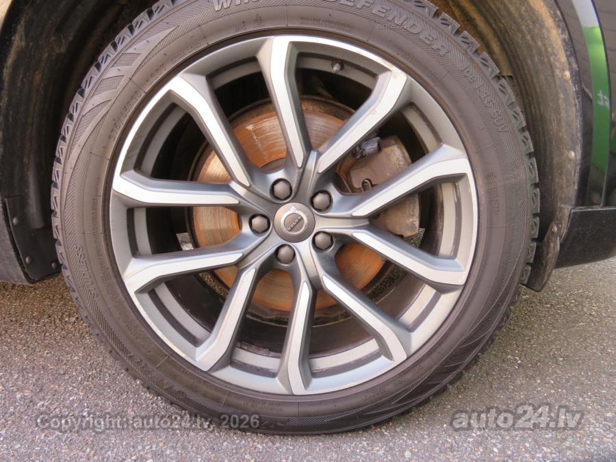 Melns Volvo XC90 2016 Tallina, ar dzinēja tilpumu 2.00 L un nobraukumu 431 tūkst. km par 13300 €, foto 11 vietnē AUTOMOTO.COM.LV