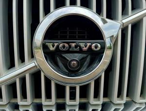 Black Volvo XC90 2016 in Utena, with an engine capacity of 1.97 L and mileage of 278 thousand km for 19350 €, photo 12 on AUTOMOTO.COM.LV