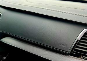 Black Volvo XC90 2016 in Utena, with an engine capacity of 1.97 L and mileage of 278 thousand km for 19350 €, photo 44 on AUTOMOTO.COM.LV