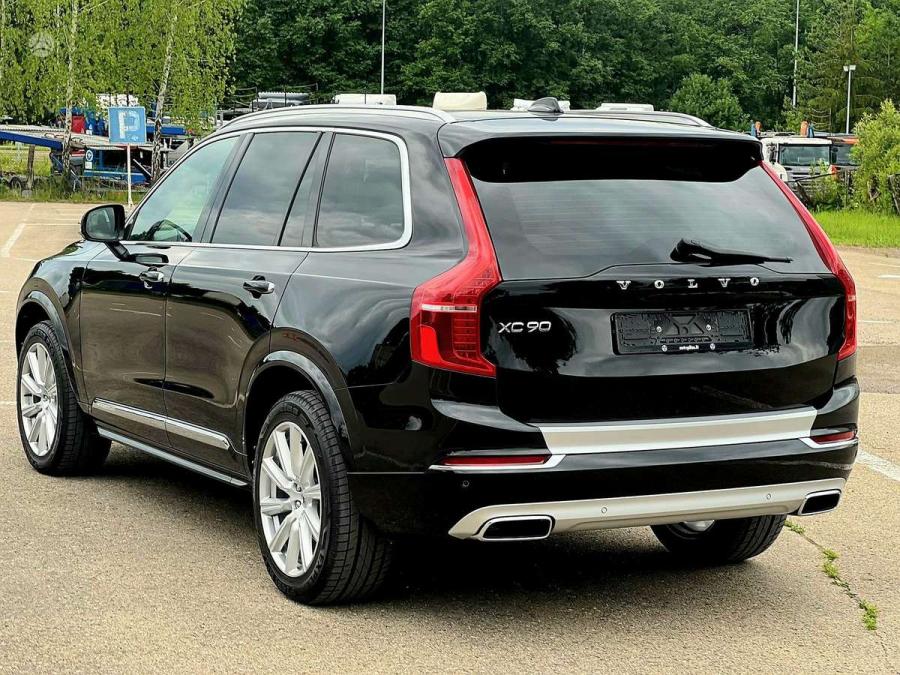 Black Volvo XC90 2016 in Utena, with an engine capacity of 1.97 L and mileage of 278 thousand km for 19350 €, photo 57 on AUTOMOTO.COM.LV