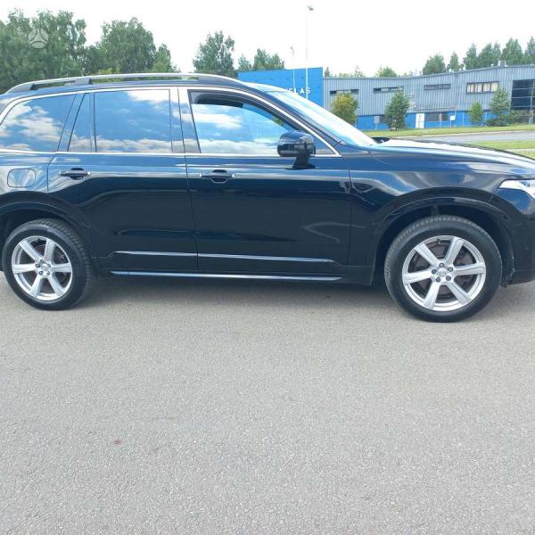 Melns Volvo XC90 2016 Panevēža, ar dzinēja tilpumu 1.97 L un nobraukumu 208 tūkst. km par 17200 €, foto 3 vietnē AUTOMOTO.COM.LV