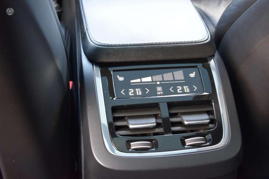 Melns Volvo XC90 2016 Viļņa, ar dzinēja tilpumu 1.97 L un nobraukumu 211 tūkst. km par 20500 €, foto 37 vietnē AUTOMOTO.COM.LV