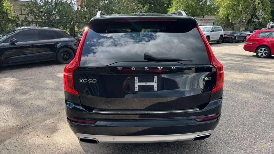 Black Volvo XC90 2016 in Ukmerge, with an engine capacity of 1.97 L and mileage of 253 thousand km for 13499 €, photo 9 on AUTOMOTO.COM.LV