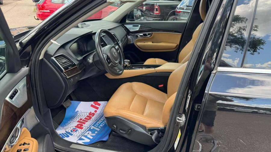 Black Volvo XC90 2016 in Ukmerge, with an engine capacity of 1.97 L and mileage of 253 thousand km for 13499 €, photo 13 on AUTOMOTO.COM.LV