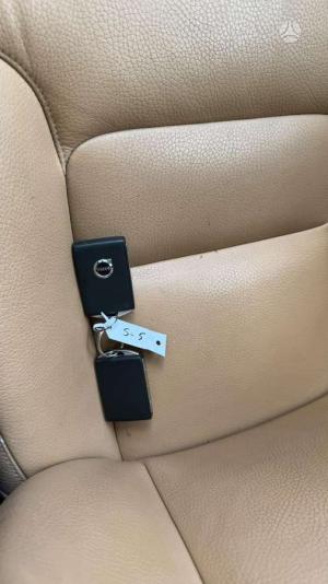 Black Volvo XC90 2016 in Ukmerge, with an engine capacity of 1.97 L and mileage of 253 thousand km for 13499 €, photo 22 on AUTOMOTO.COM.LV