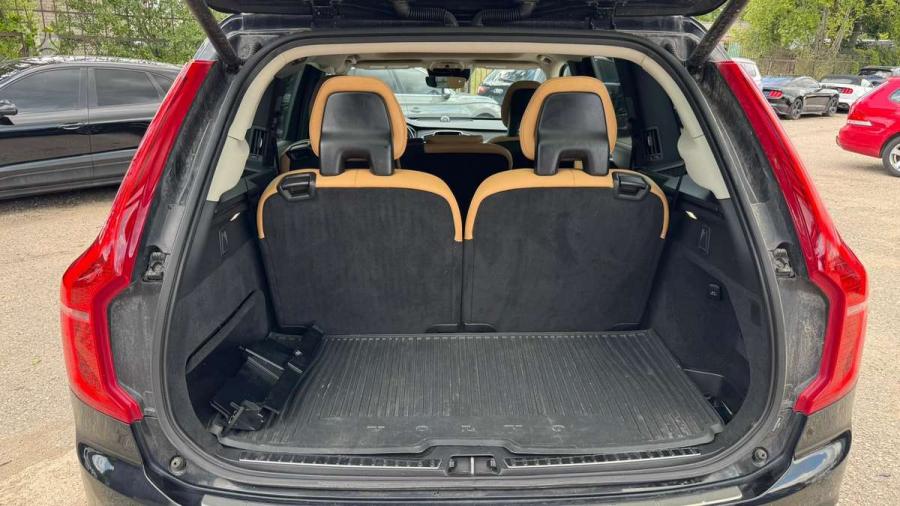 Black Volvo XC90 2016 in Ukmerge, with an engine capacity of 1.97 L and mileage of 253 thousand km for 13499 €, photo 25 on AUTOMOTO.COM.LV