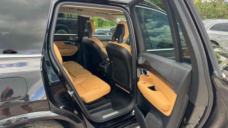 Black Volvo XC90 2016 in Ukmerge, with an engine capacity of 1.97 L and mileage of 253 thousand km for 13499 €, photo 26 on AUTOMOTO.COM.LV