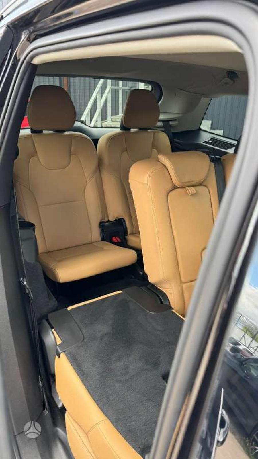 Black Volvo XC90 2016 in Ukmerge, with an engine capacity of 1.97 L and mileage of 253 thousand km for 13499 €, photo 27 on AUTOMOTO.COM.LV