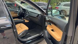Black Volvo XC90 2016 in Ukmerge, with an engine capacity of 1.97 L and mileage of 253 thousand km for 13499 €, photo 28 on AUTOMOTO.COM.LV