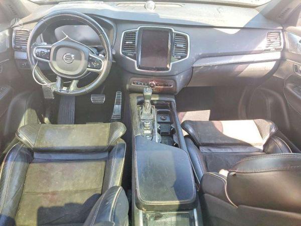 Black Volvo XC90 2016 in Siauliai, with an engine capacity of 1.97 L and mileage of 300 thousand km for 7500 €, photo 8 on AUTOMOTO.COM.LV