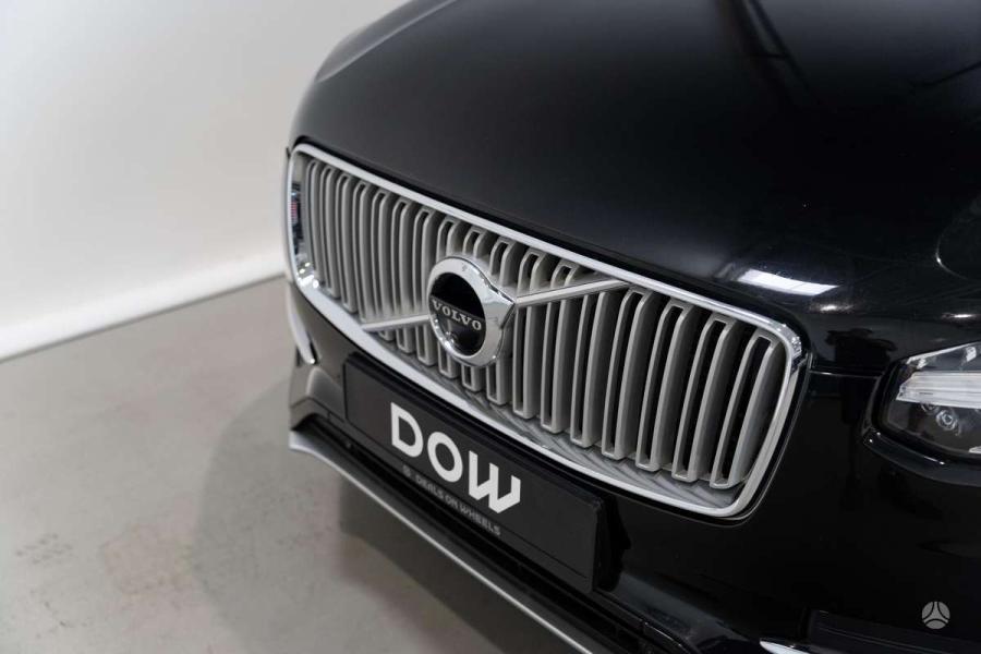 Black Volvo XC90 2016 in Vilnius, with an engine capacity of 1.97 L and mileage of 145 thousand km for 20700 €, photo 9 on AUTOMOTO.COM.LV