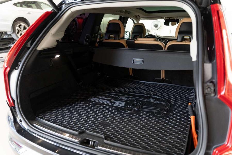 Black Volvo XC90 2016 in Vilnius, with an engine capacity of 1.97 L and mileage of 145 thousand km for 20700 €, photo 11 on AUTOMOTO.COM.LV