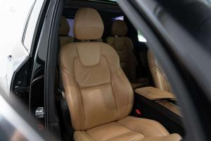 Black Volvo XC90 2016 in Vilnius, with an engine capacity of 1.97 L and mileage of 145 thousand km for 20700 €, photo 26 on AUTOMOTO.COM.LV