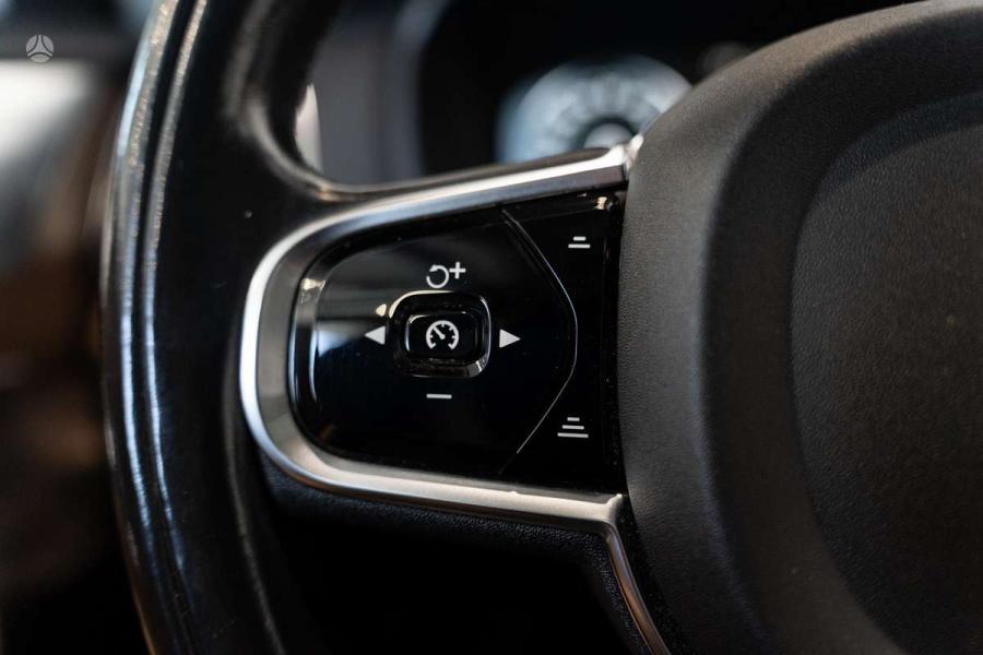 Black Volvo XC90 2016 in Vilnius, with an engine capacity of 1.97 L and mileage of 145 thousand km for 20700 €, photo 30 on AUTOMOTO.COM.LV