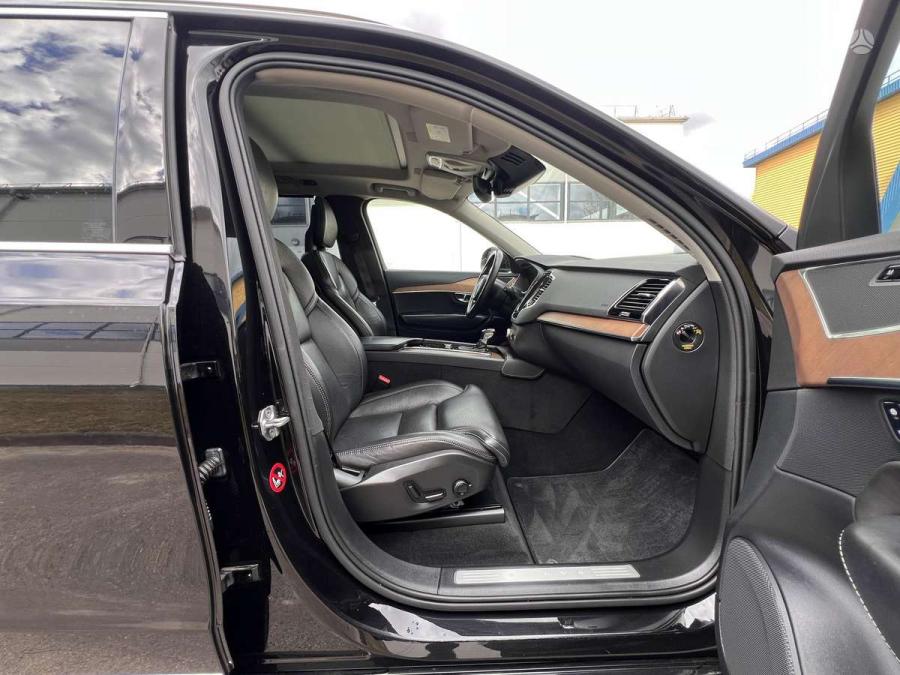 Melns Volvo XC90 2016 Kauņa, ar dzinēja tilpumu 1.97 L un nobraukumu 283 tūkst. km par 18400 €, foto 21 vietnē AUTOMOTO.COM.LV
