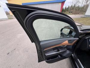 Melns Volvo XC90 2016 Kauņa, ar dzinēja tilpumu 1.97 L un nobraukumu 283 tūkst. km par 18400 €, foto 22 vietnē AUTOMOTO.COM.LV