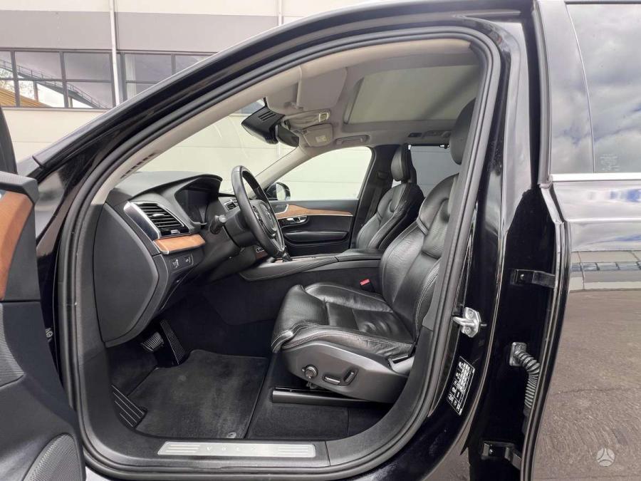 Melns Volvo XC90 2016 Kauņa, ar dzinēja tilpumu 1.97 L un nobraukumu 283 tūkst. km par 18400 €, foto 23 vietnē AUTOMOTO.COM.LV