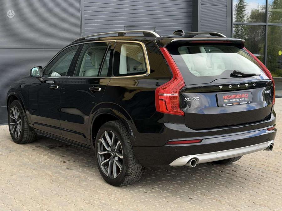 Black Volvo XC90 2016 in Vilnius, with an engine capacity of 1.97 L and mileage of 182 thousand km for 24499 €, photo 5 on AUTOMOTO.COM.LV
