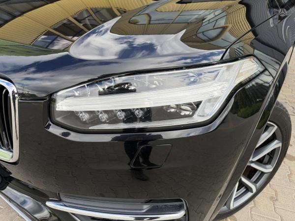 Black Volvo XC90 2016 in Vilnius, with an engine capacity of 1.97 L and mileage of 182 thousand km for 24499 €, photo 9 on AUTOMOTO.COM.LV