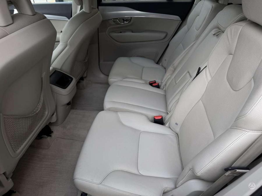 Black Volvo XC90 2016 in Vilnius, with an engine capacity of 1.97 L and mileage of 182 thousand km for 24499 €, photo 14 on AUTOMOTO.COM.LV