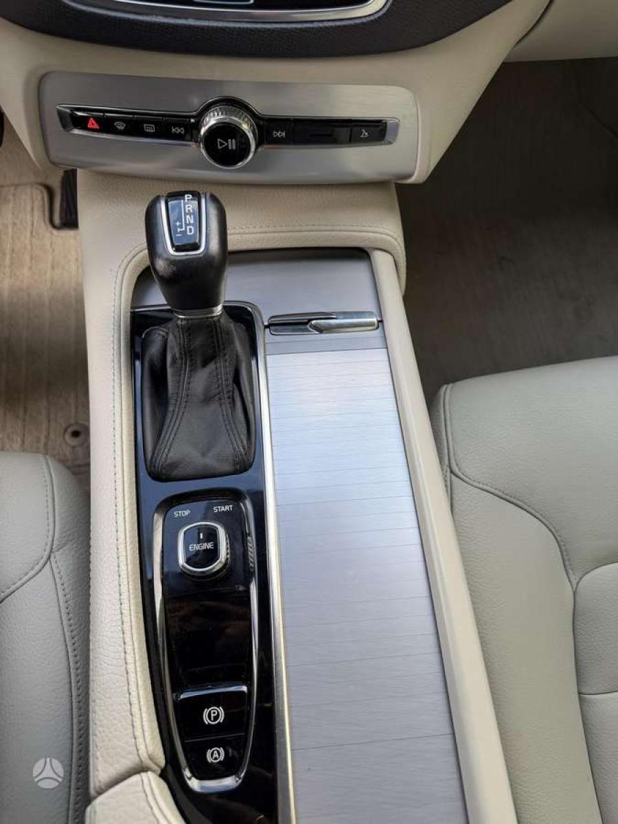 Black Volvo XC90 2016 in Vilnius, with an engine capacity of 1.97 L and mileage of 182 thousand km for 24499 €, photo 20 on AUTOMOTO.COM.LV