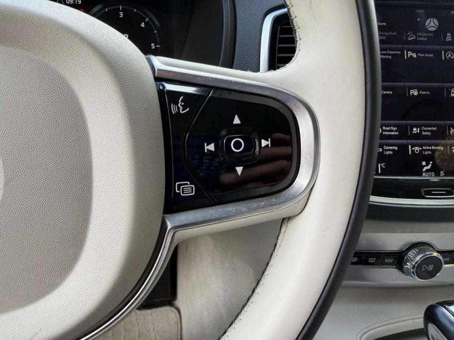 Black Volvo XC90 2016 in Vilnius, with an engine capacity of 1.97 L and mileage of 182 thousand km for 24499 €, photo 24 on AUTOMOTO.COM.LV