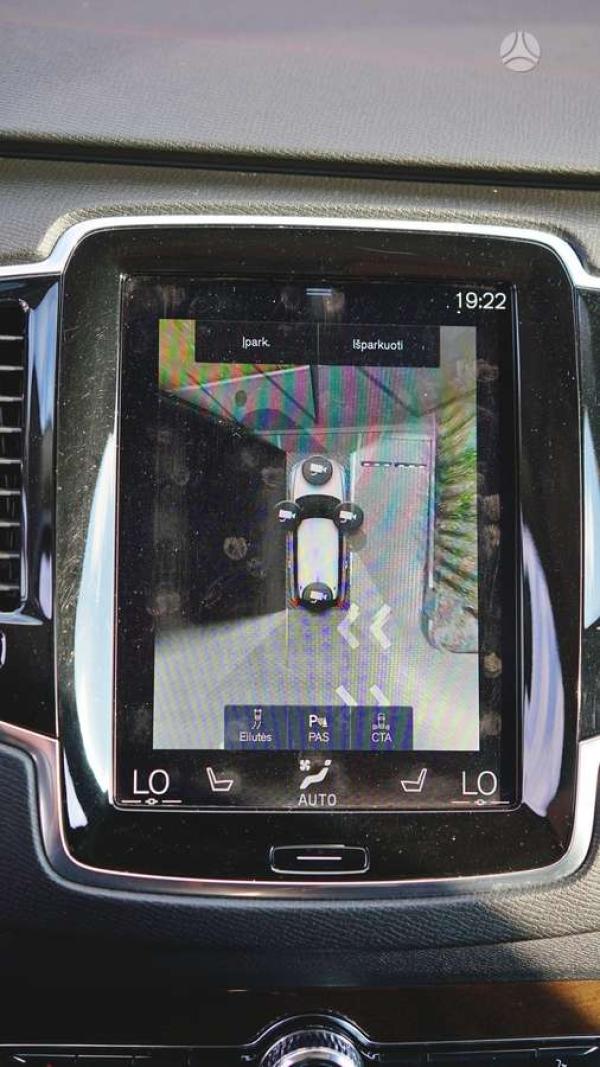 Black Volvo XC90 2016 in Klaipeda, with an engine capacity of 1.97 L and mileage of 222 thousand km for 18899 €, photo 7 on AUTOMOTO.COM.LV